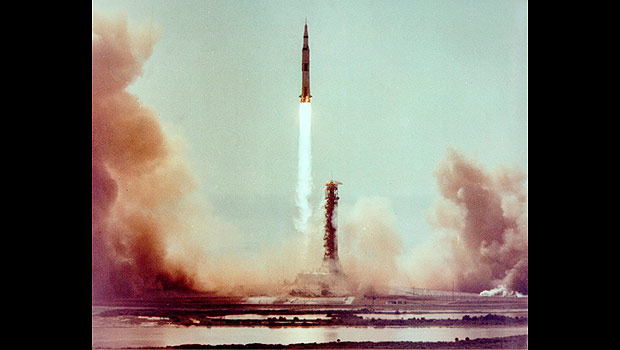 Amazon founder Bezos finds Apollo 11 engines on sea floor | Arab News