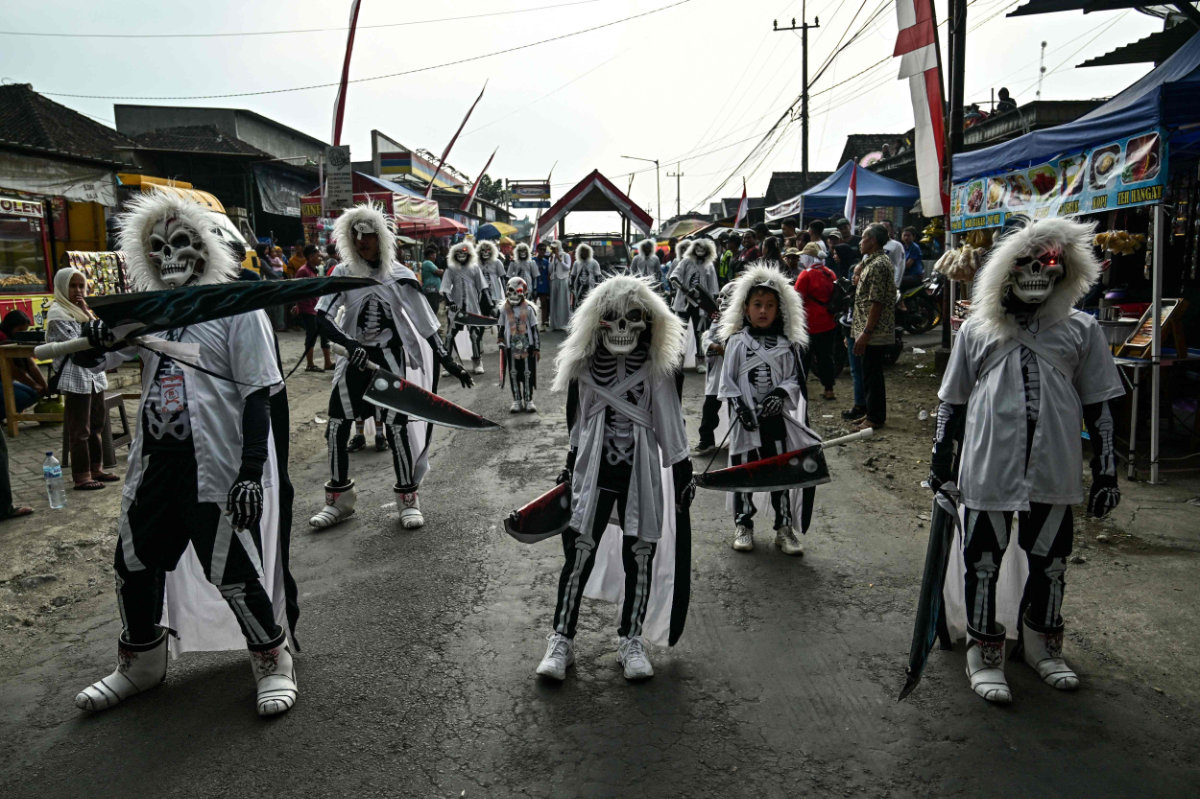 Indonesia turns down ear-splitting ‘haram’ street parties | Arab News