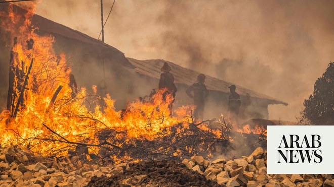 Morocco firefighters battle infernos as villagers flee | Arab News