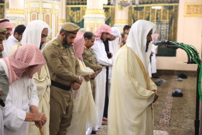 Imam inaugurates move back to the Prophet’s Mihrab | Arab News