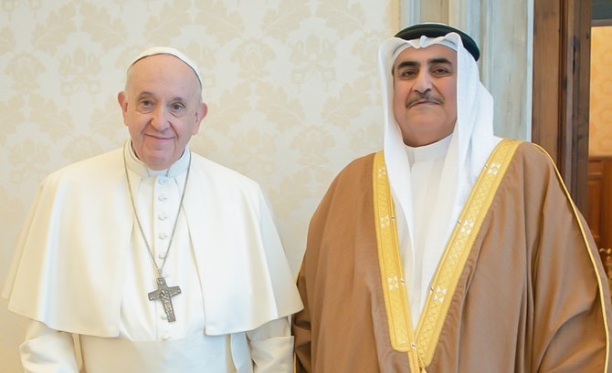 Bahrain’s King Hamad invites Pope Francis to visit Manama | Arab News