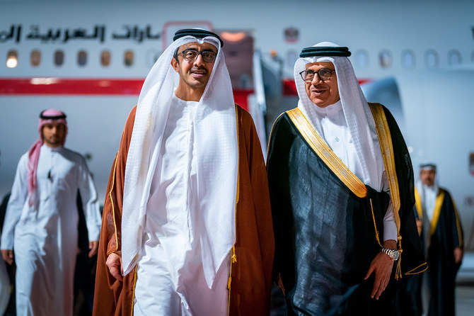 Bahrain’s King receives UAE foreign minister in Manama | Arab News